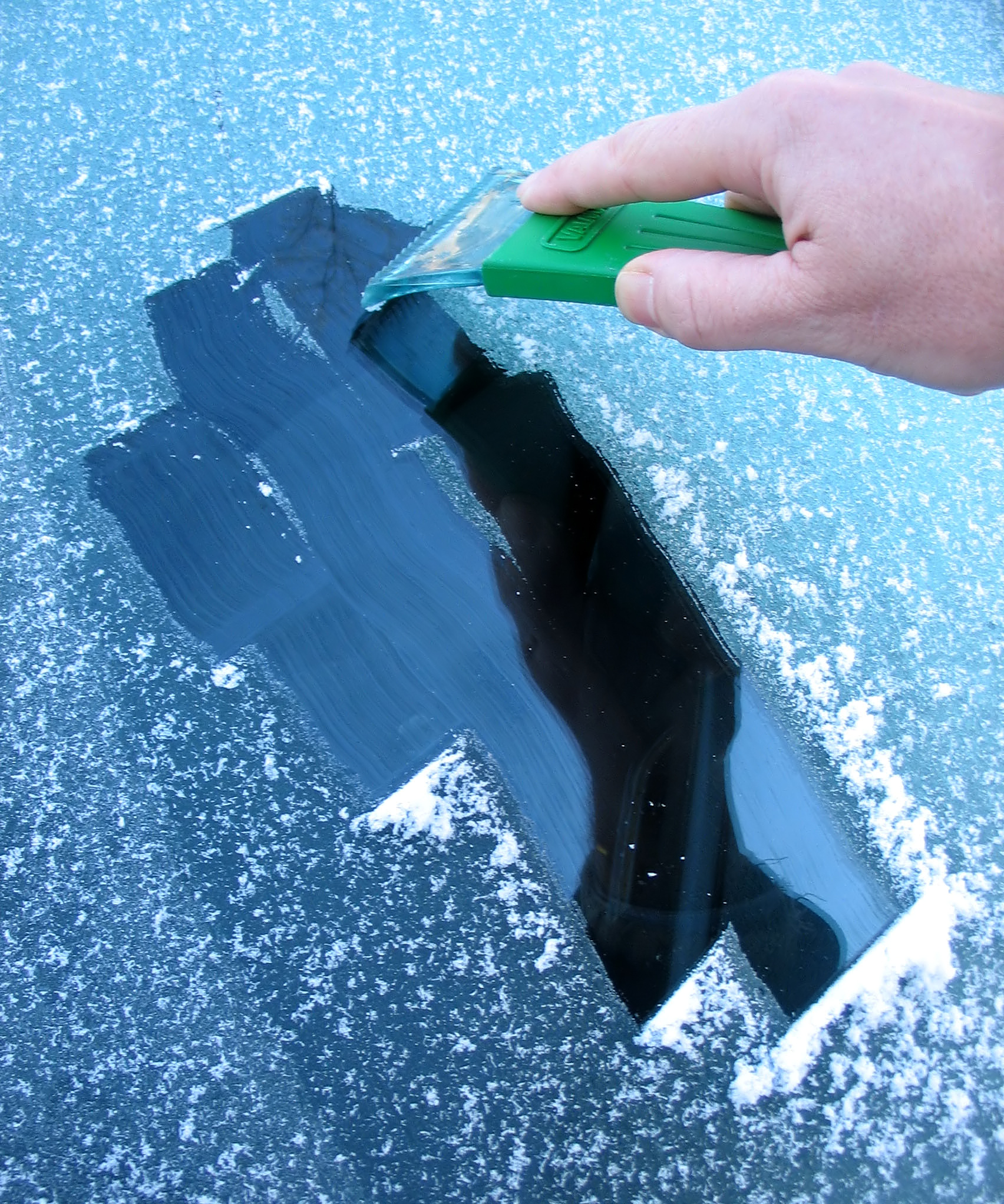 How To Defrost Your Windscreen Safely – Automotive Roar