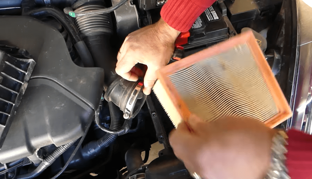 How To: Change the Air Filter in Your Ford Fiesta ST MK7 – Automotive Roar