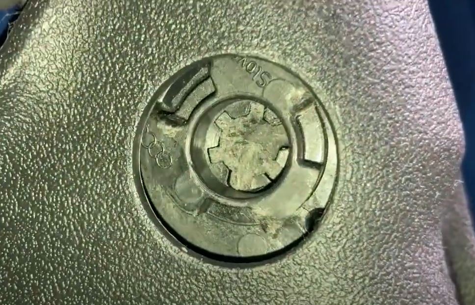 Audi TT MK2: Easily Change Your Bonnet Release Handle In Seconds ...