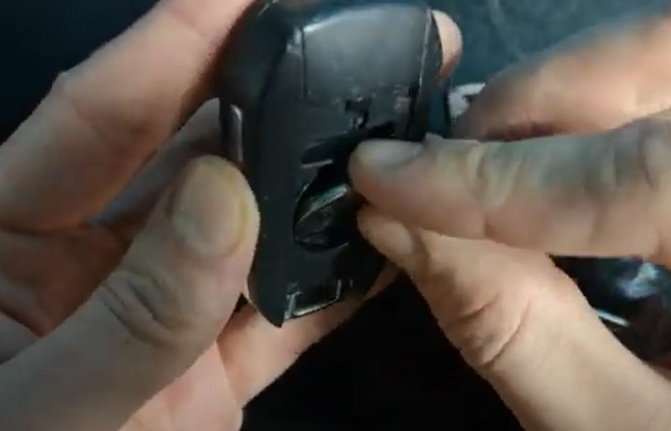 Peugeot 208 Key Fob Battery Replacement – Automotive Roar