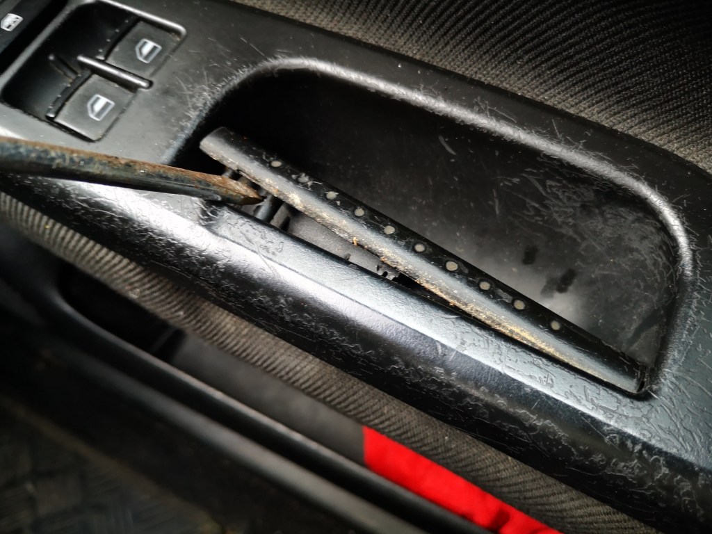 VW Golf MK4 Drivers Window Switch Replacement – Automotive Roar