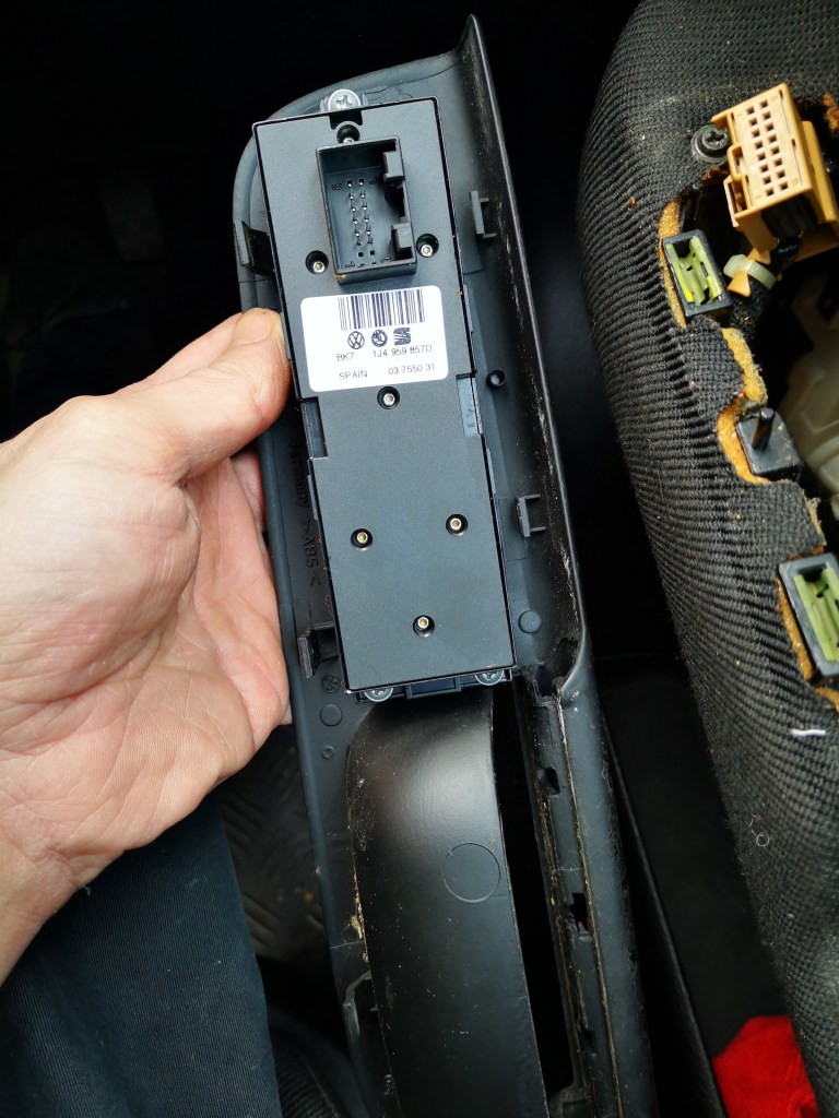 VW Golf MK4 Drivers Window Switch Replacement – Automotive Roar