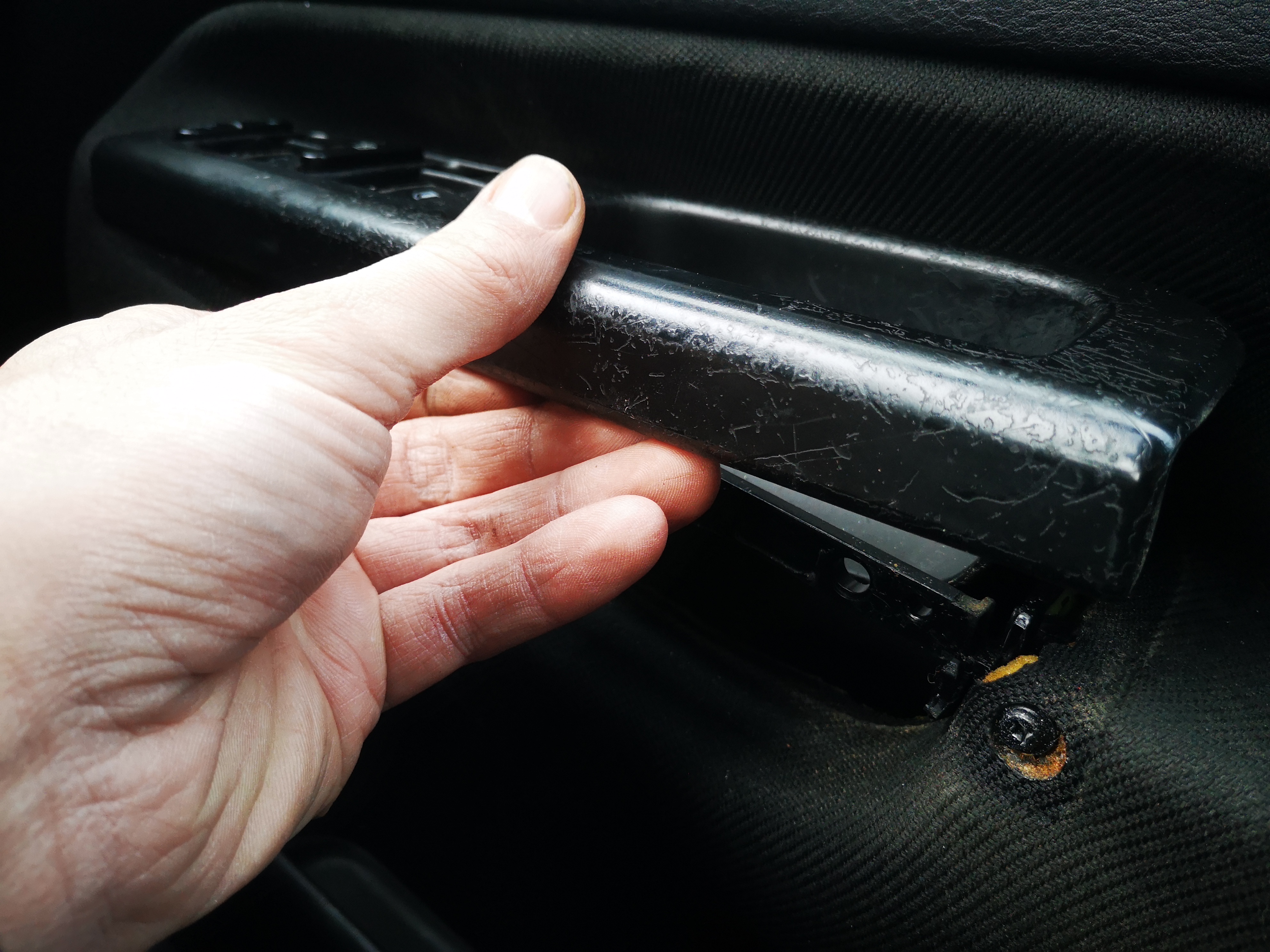 VW Golf MK4 Drivers Window Switch Replacement – Automotive Roar